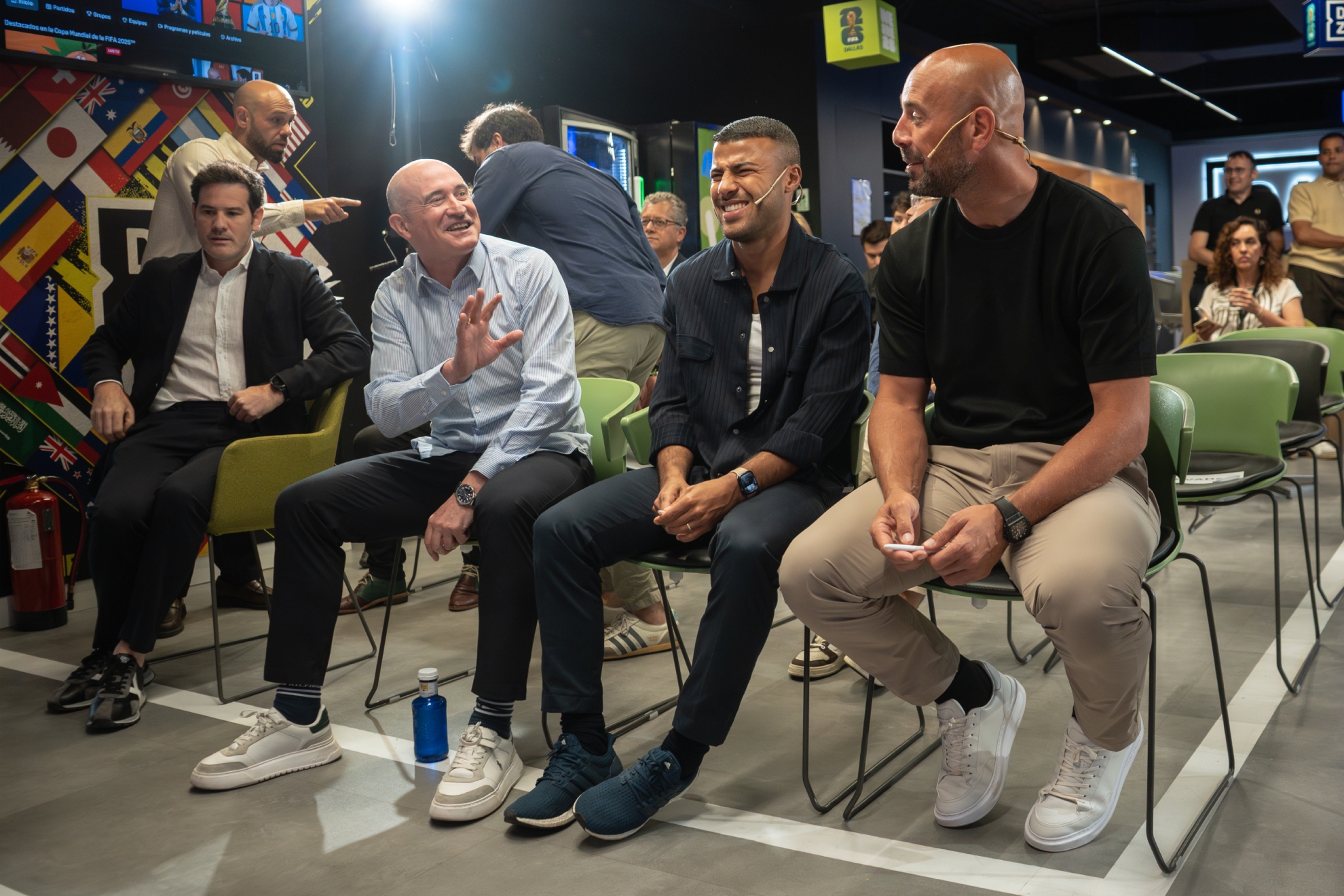 DAZN levanta el telón del Mundial con 104 partidos, leyendas y 16 horas ...