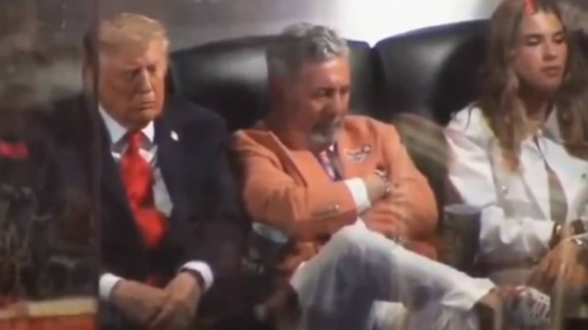 El dueño de los Knicks desmiente la cabezada viral de Donald Trump ...